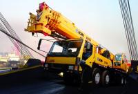 China Lifting 35000KG/35T Truck Telescoping Boom Crane 320HP Engine for sale