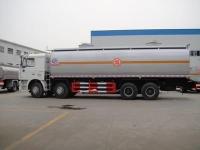 China White HOWO 2300L Tank Trailer Trucks , 42 m³ Diesel Semi Trailer Truck for sale