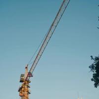 China Red Hammerhead Boom Crane 12T  for tall building for sale
