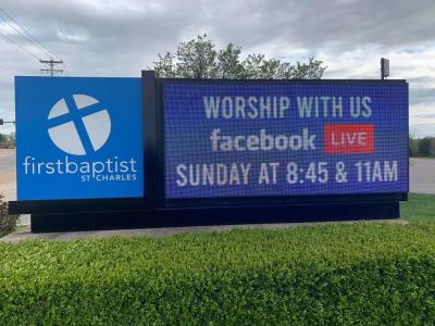 China P6 RGB Monument LED Signs Wireless Connection With Front Opening Cabinet for sale