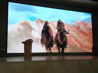 China Brightness 4mm Pitch Indoor LED Screen 128 X 128 Pixels Cabinet Resolution for sale