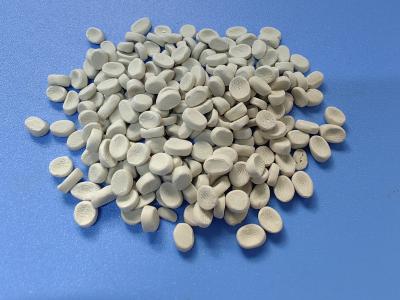 China Desiccant Masterbatch 48 Hours Lifetime Grey Granule for Film, Injection Application Removing Moisture for sale