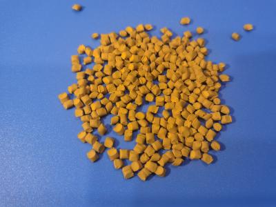 China Yellow Plastic Color Masterbatch for Garbage Bags - 1.7 g/cm³ Density, 140-320℃ Processing Temperature for sale