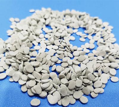 China Grey White Desiccant Masterbatch with CaO PE Carrier for Injection Molding - 1-5% Addition Ratio, 25KG Packaging for sale