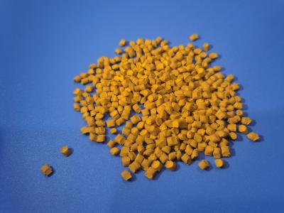 China PE Films Injections Yellow Masterbatch 20% Concentration 3036 for LDPE with 1.7 g/cm³ Density and 140-320℃ Processing for sale