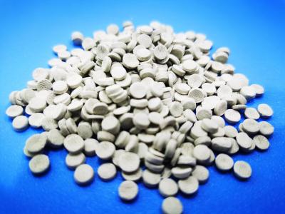 China PE-300 Plastic Absorbent Antifog Masterbatch with 80% CaO Content for Moisture Removal in Resin Processing for sale