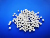 China PE Film Injection CaCO3 Filler Masterbatch White Pellet 80% Calcium Carbonate Content with 1.7 g/cm³ Density for sale