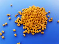 China Yellow Granule Plastic Masterbatch for HDPE PP ABS PS - 1.7 g/cm³ Density, 140-320℃ Processing Temperature for sale