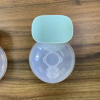 China Breastfeeding Mothers Leakproof  Free Hands Free Breast Pump Lightweight Mobile Breast Pump for sale
