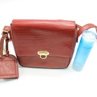 China Red PU Leather Crossbody Bag 21x7x15 cm Shoulder Purse with 124 cm Strap for sale