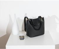 China Large Capacity PU Leather Messenger Bucket Bag 24x15x25cm Women Shoulder Crossbody for sale