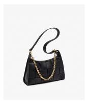 China PU Women's Trendy Niche Design Woven Shoulder Bag 25x8x16cm Custom Color for sale