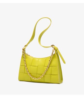 China PU Women's Trendy Niche Design Woven Shoulder Bag 25x8x16cm Custom Color for sale