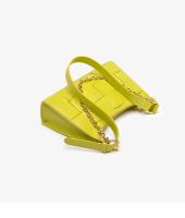 China PU Women's Trendy Niche Design Woven Shoulder Bag 25x8x16cm Custom Color for sale