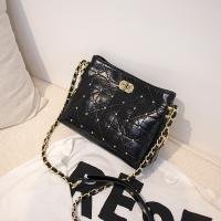 China Cowhide Leather Chain Shoulder Bag 19x6x15cm Women Crossbody Diamond Bag for sale