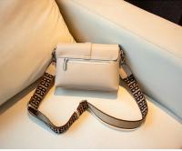 China Cream PU Leather Crossbody Bag 22x8x14cm Hasp Closure Square Sling Bag for Women for sale