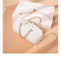 China Quilted Leather Chain Strap Crossbody Bag 20x9.5x10cm PU Zipper Closure for sale