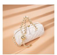 China Quilted Leather Chain Strap Crossbody Bag 20x9.5x10cm PU Zipper Closure for sale