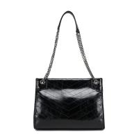 China Nylon PU Chain Tote Bag Shoulder Handbag 28.5x9.5x23cm Custom Logo Portable for sale