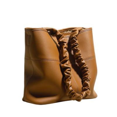 China PU Leather Retro Messenger Bag Large Capacity 28x12x27cm Custom Color One Shoulder Bag for sale