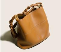 China PU Leather Retro Messenger Bag Large Capacity 28x12x27cm Custom Color One Shoulder Bag for sale