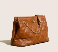China PU Leather Chain Shoulder Bag 30x12x20cm High Capacity Diamond Quilted Messenger Bag for Women for sale