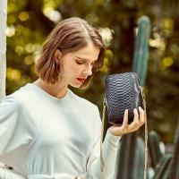 China Crocodile Embossed PU Phone Bag 12x8x18cm with Hand Strap for Women for sale