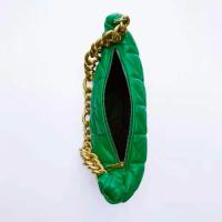 China Green Quilted Leather Shoulder Bag 33x10x15cm OEM Thick Chain Women Handbag for sale