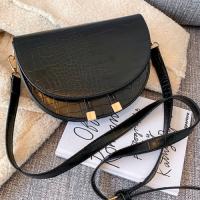 China 23cm Semicircle Crossbody Bag Niche Crocodile Pattern PU Shoulder Bag 5cm Width for sale