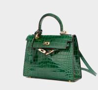 China Green Quilted One Shoulder Leather Handbag with Metal Lock 25x9x19cm for sale