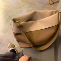 China Color Matching 35cm PU Shoulder Bag OEM Single Crossbody Bag for Women for sale