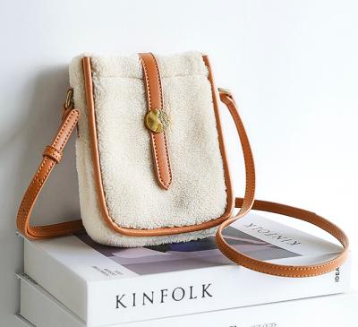 China Lamb Fur Plush PU Phone Bag Mini Crossbody 14x5x18 cm BSCI Certified OEM for sale