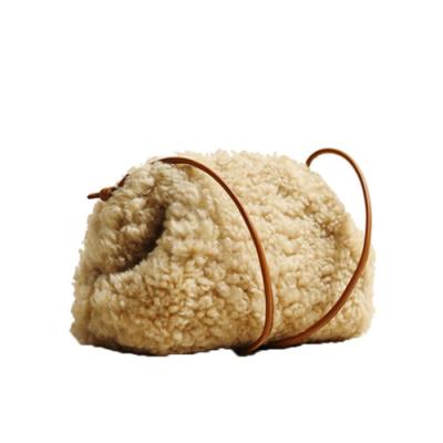 China Lambswool Ladies Clutch Bag 21cm 13cm Mini Cloud Underarm Purse for sale