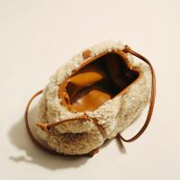 China Lambswool Ladies Clutch Bag 21cm 13cm Mini Cloud Underarm Purse for sale