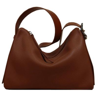 China Head Layer Cowhide Crossbody Bag 31x10x22.5cm Soft Leather Messenger Bag for Women for sale