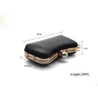 China Delicate Imitation Pearl Lock Box Clutch Frame With Beautiful Line for sale