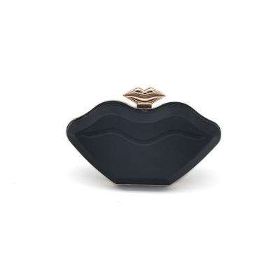 China 210*115mm Creative Gift Gold Lip Shape Bag Frame for sale