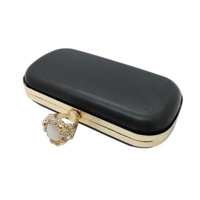 China Ring Closure Clamshell Clutch Frame 190x98mm with Chain Loops for Bag Making for sale