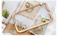 China Noble Imitation Pearl Lock Carpet Bag Frame With Chain Loops for sale