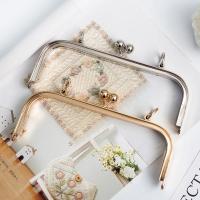 China 22x7.8cm Polished Electroplate Iron Kiss Clasp Purse Frame with Chain Loops for sale