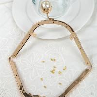 China Imitation Pearl Kiss Clasp Silver Purse Clasp Frames for sale