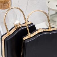 China 250g Imitation Pearl Clasp Clutch Bag Frames 18x15cm for sale