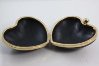 China Single Ball Closure Heart Shape Plastic Wallet Frame 13.5x11x5cm Gold Plated for sale
