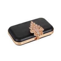 China Iron White Stone Bling Bling Box Clutch Frames With Grape Lock for sale