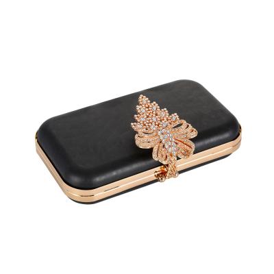 China Iron White Stone Bling Bling Box Clutch Frames With Grape Lock for sale