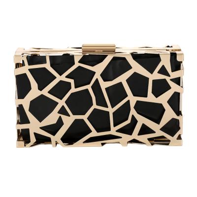 China Geometric Pattern Gold Hollow Out Purse Frame With Plastic Box for sale