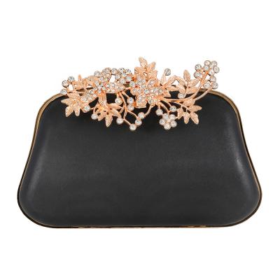 China Delicate Flower Closure Clutch Bag Frames Wallet Frame With Handles for sale