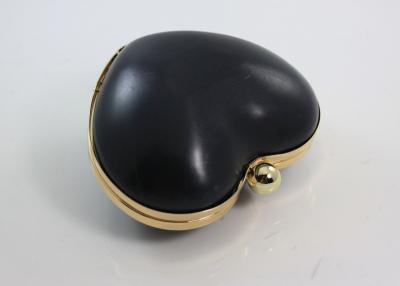 China Single Ball Closure Heart Shape Plastic Wallet Frame 13.5x11x5cm Gold Plated for sale