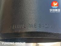 China ASTM A234 WP11 Equal Tee , Carbon Steel Butt-Weld Fitting , Black Paint Rust Proof Surface for sale