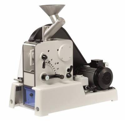China 2-3t/H Capacity Lab Hammer Mill 0.5-2 Mm Final Size for sale